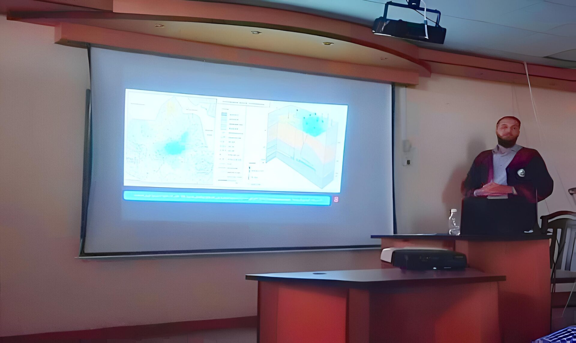 Awarding researcher Nidal Youssef Ramadan a master's degree in chemical ...